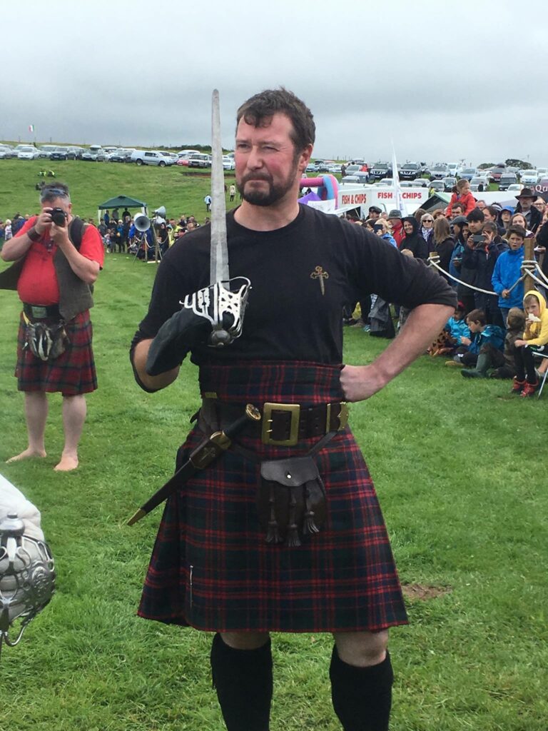 The sgian dubh and scottish national dress – the facts! – White Rose Guild